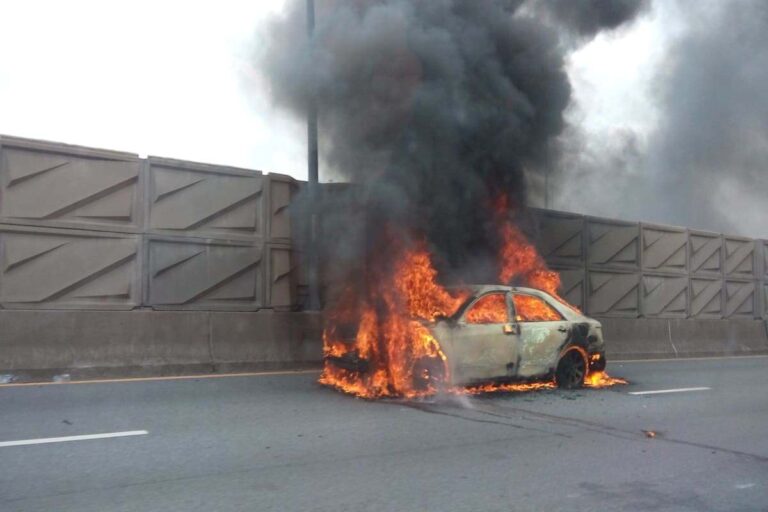 Volvo, maxi richiamo di auto anche in Italia: "Rischiano di prendere fuoco"