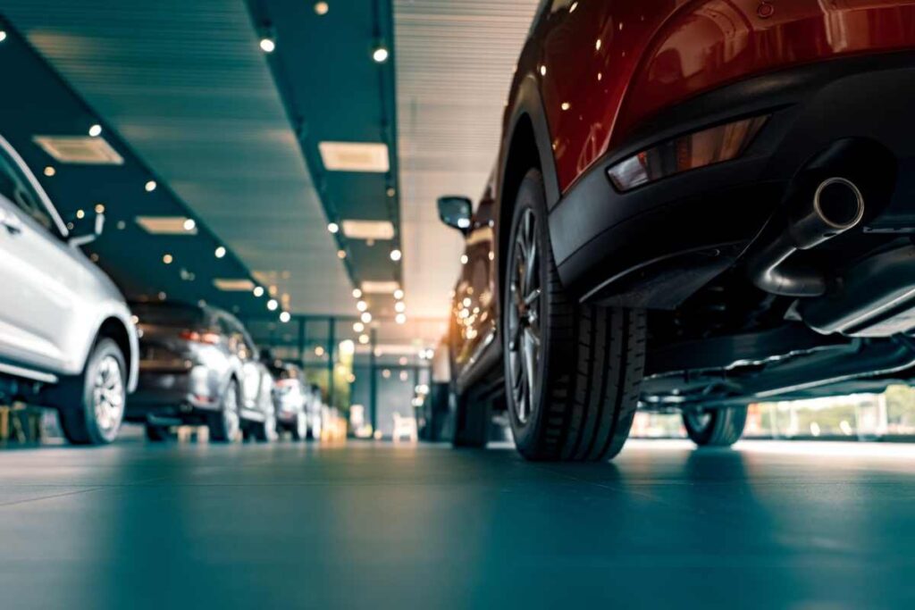 Quanto guadagna un concessionario sulle auto nuove in Italia: la cifra ...